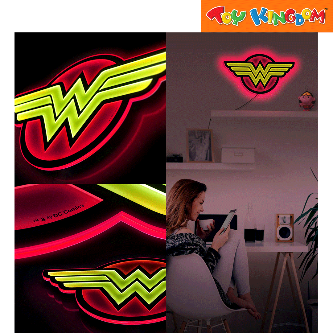 DC Comics Wonder Woman Led Wall Light with Pedestal for Table Standing